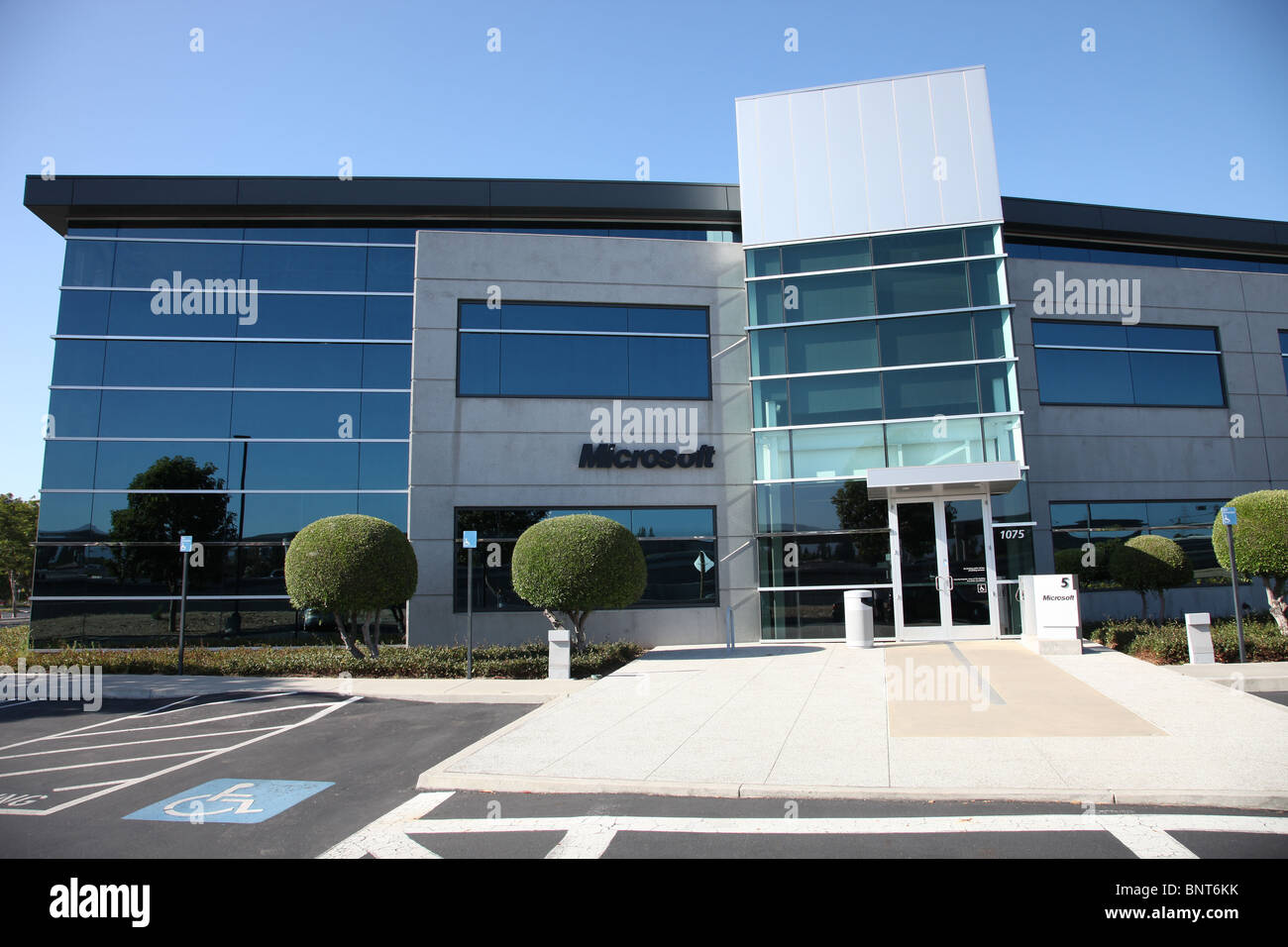 MICROSOFT OFFICES LOGO COMPUTER COMPANY OFFICES MOUNTAIN VIEW ...