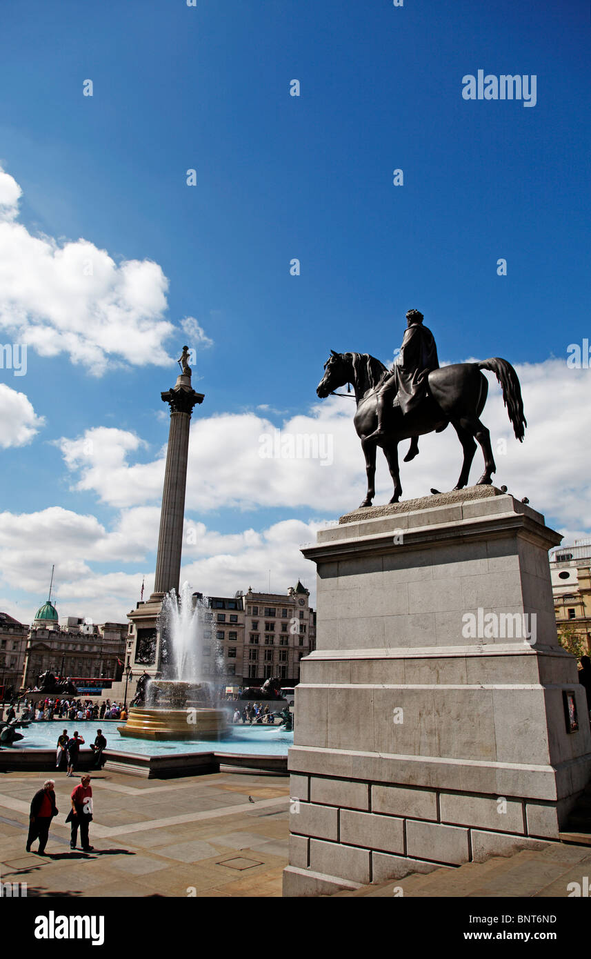 Trafalgar square london summer hi-res stock photography and images - Alamy