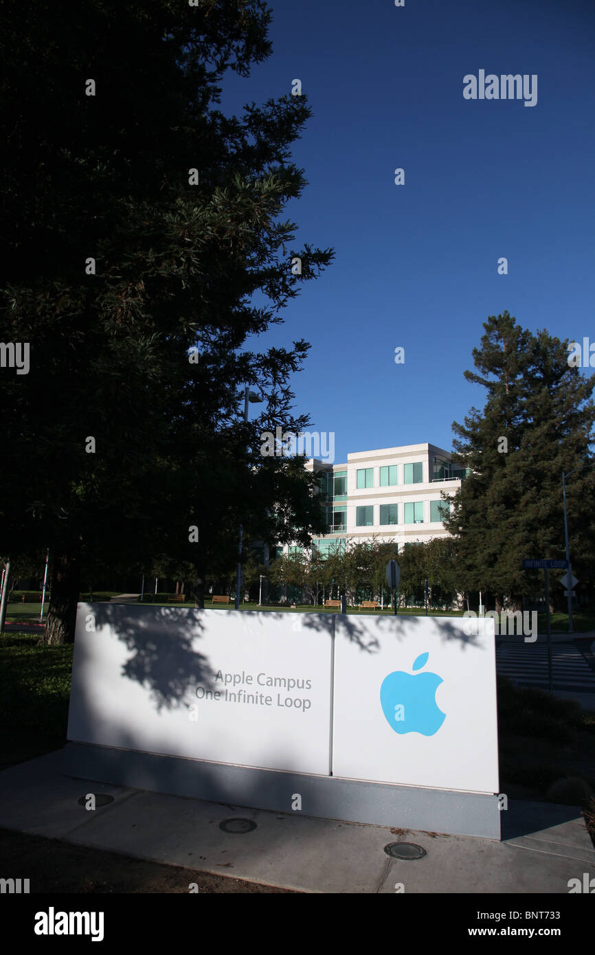 APPLE CAMPUS SIGN LOGO OFFICES 1 INFINITE LOOP CUPERTINO CALIFORNIA USA ...
