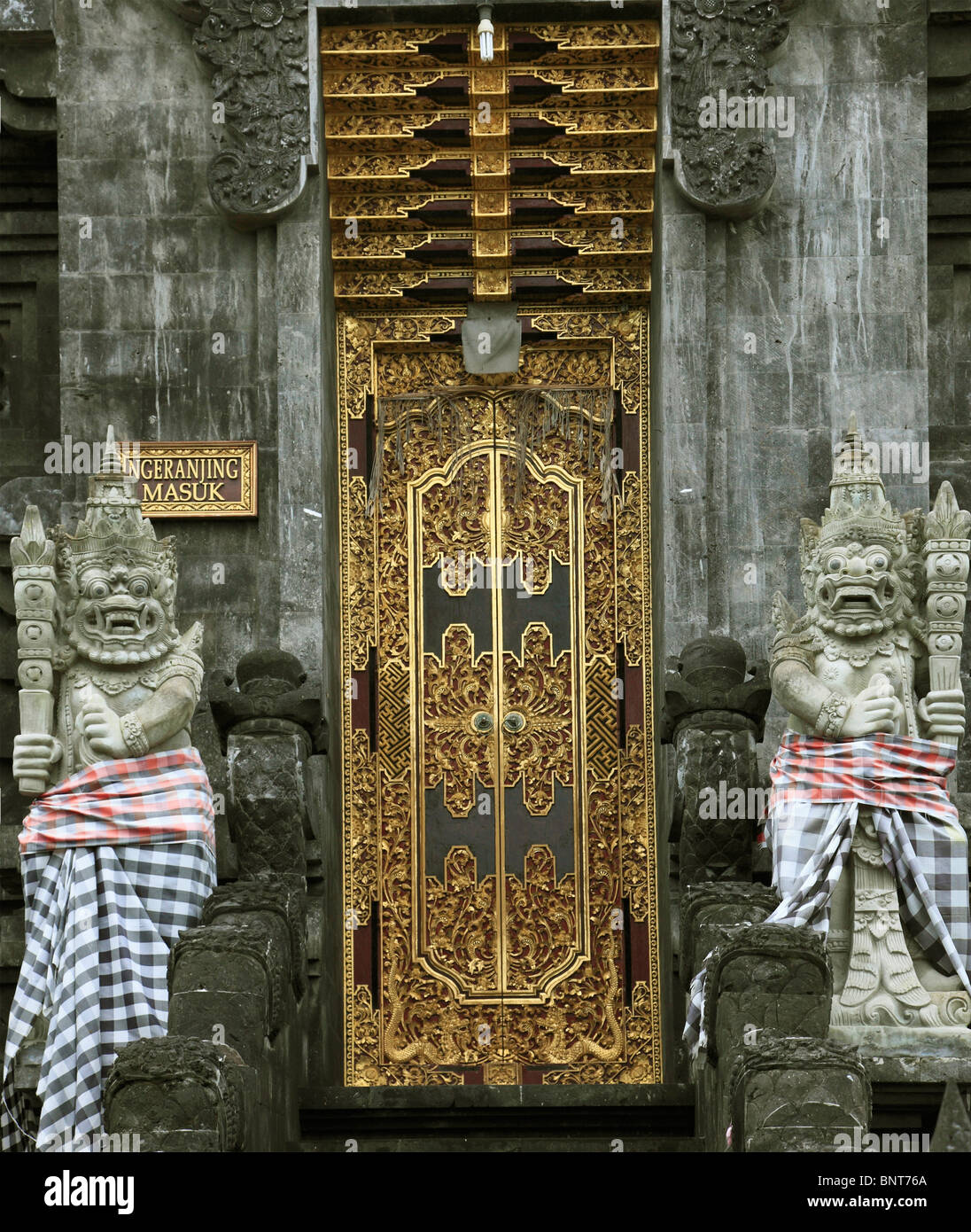 Bali temple gate hi-res stock photography and images - Alamy