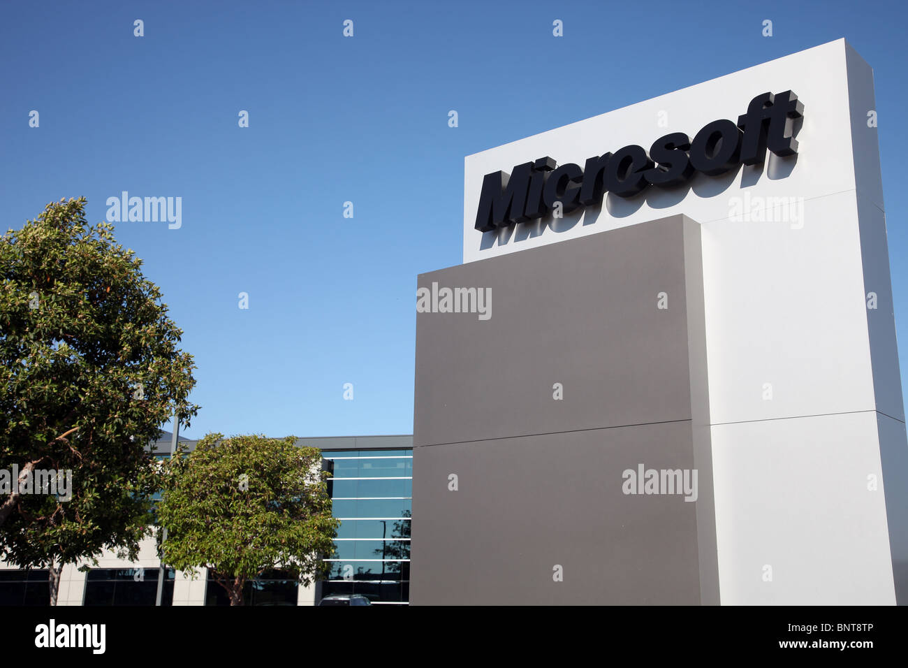 MICROSOFT OFFICES SIGN COMPUTER COMPANY BUILDING MOUNTAIN VIEW ...