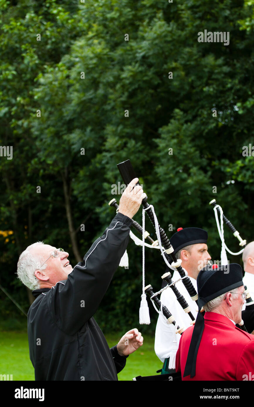 Bagpipe tuner hi-res stock photography and images - Alamy