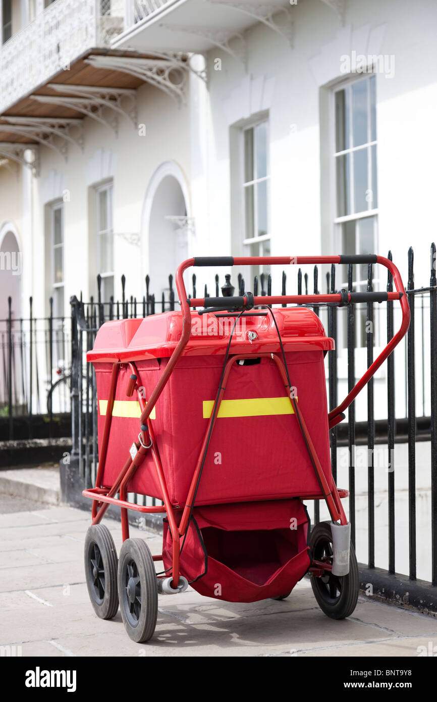 Red delivery trolley hi-res stock photography and images - Alamy