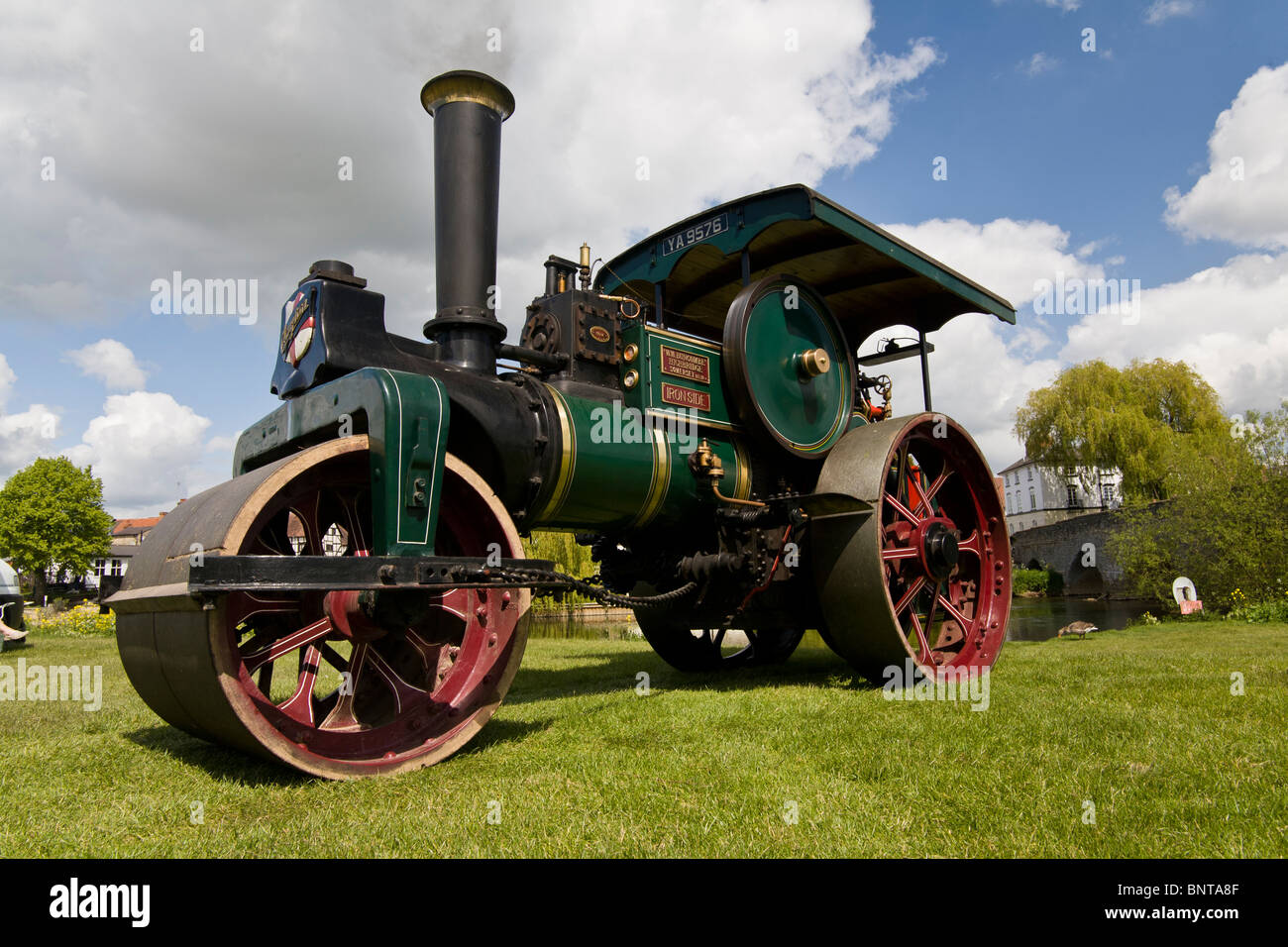 Steam traction engine vintage hi-res stock photography and images - Alamy