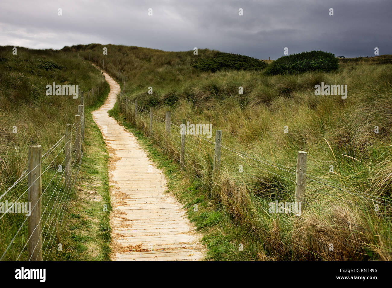 Coastal path walkway hi-res stock photography and images - Alamy