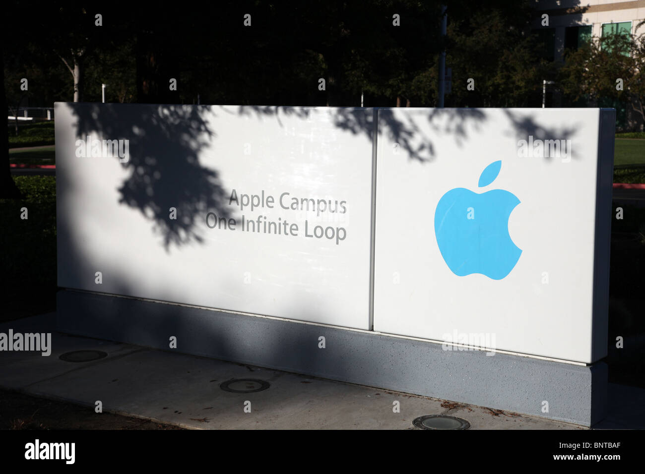 Apple Infinite Loop High Resolution Stock Photography and Images - Alamy