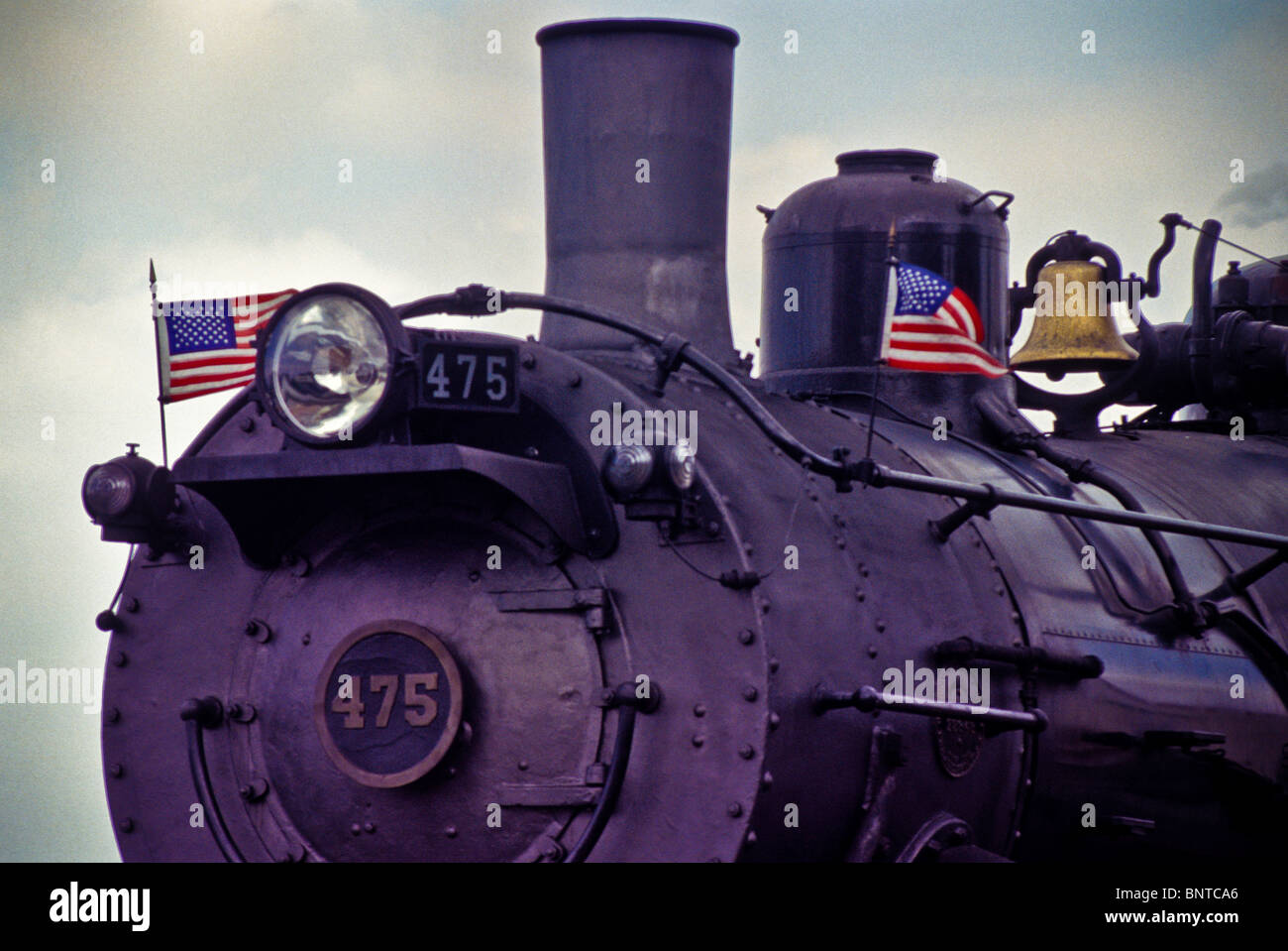 Early american steam locomotive USA flags bell, Coal powered old ...