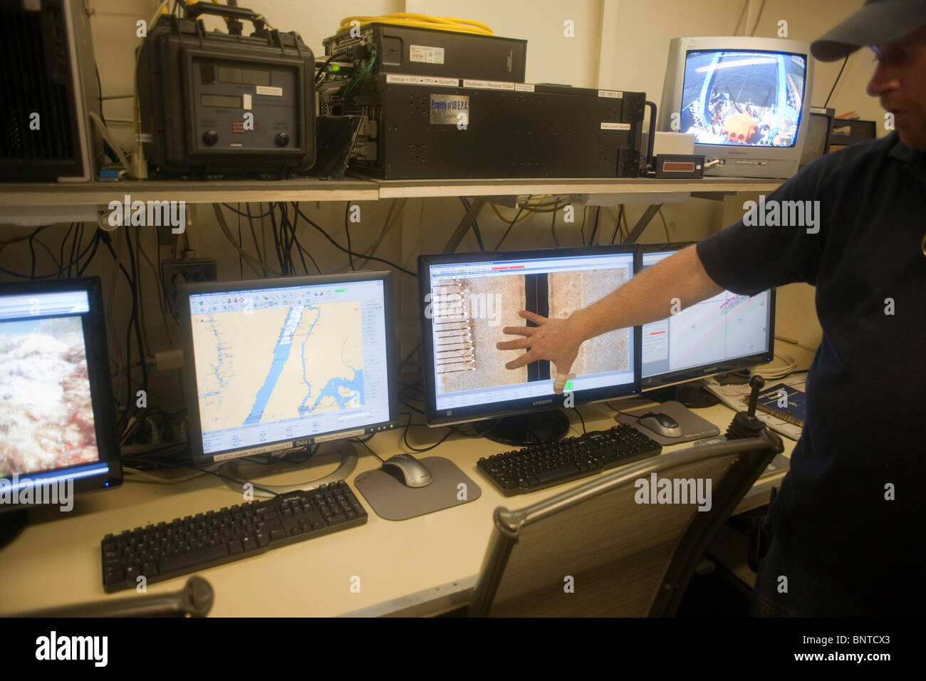 Side scan sonar hi-res stock photography and images - Alamy