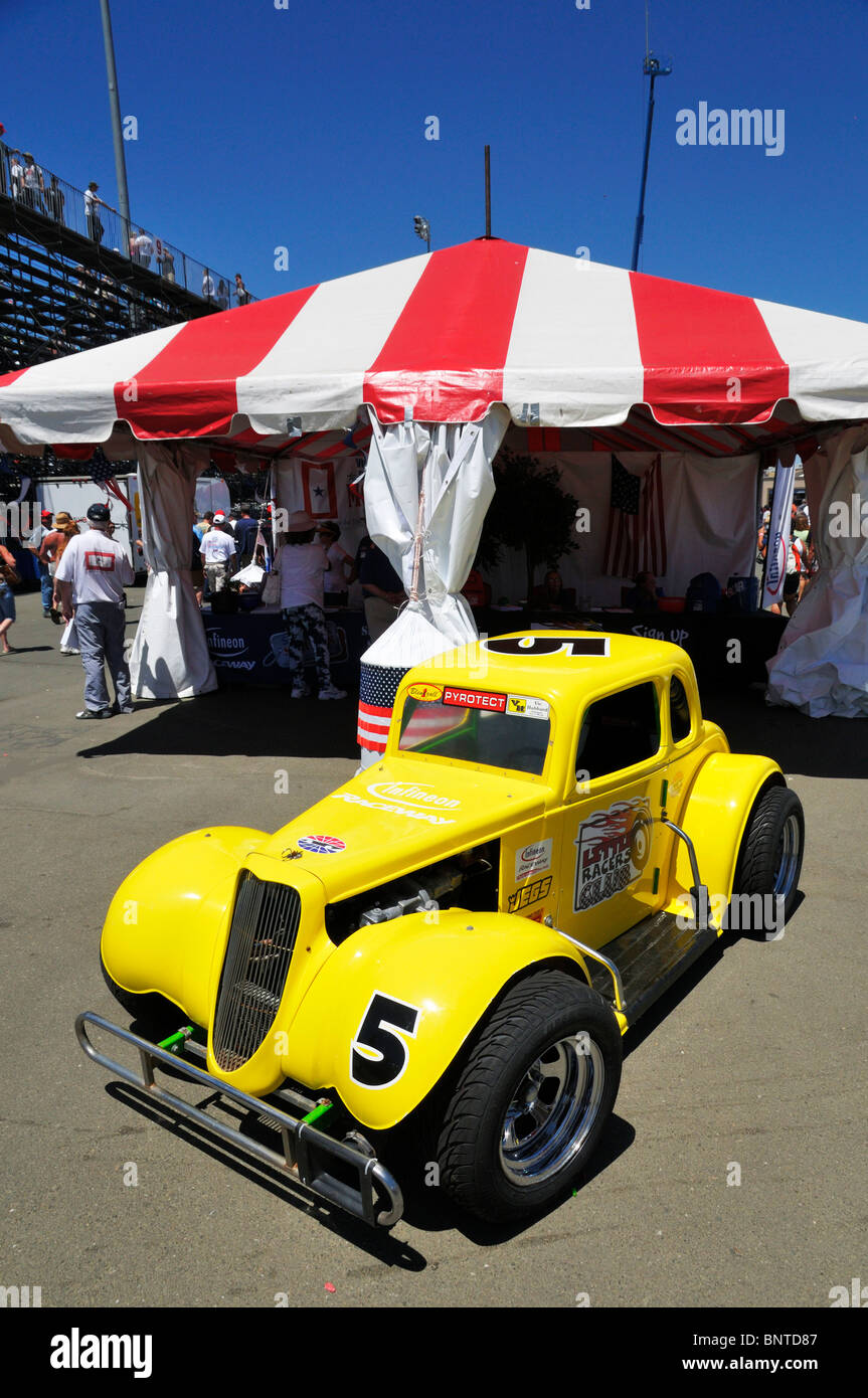 Raceway stands hi-res stock photography and images - Alamy