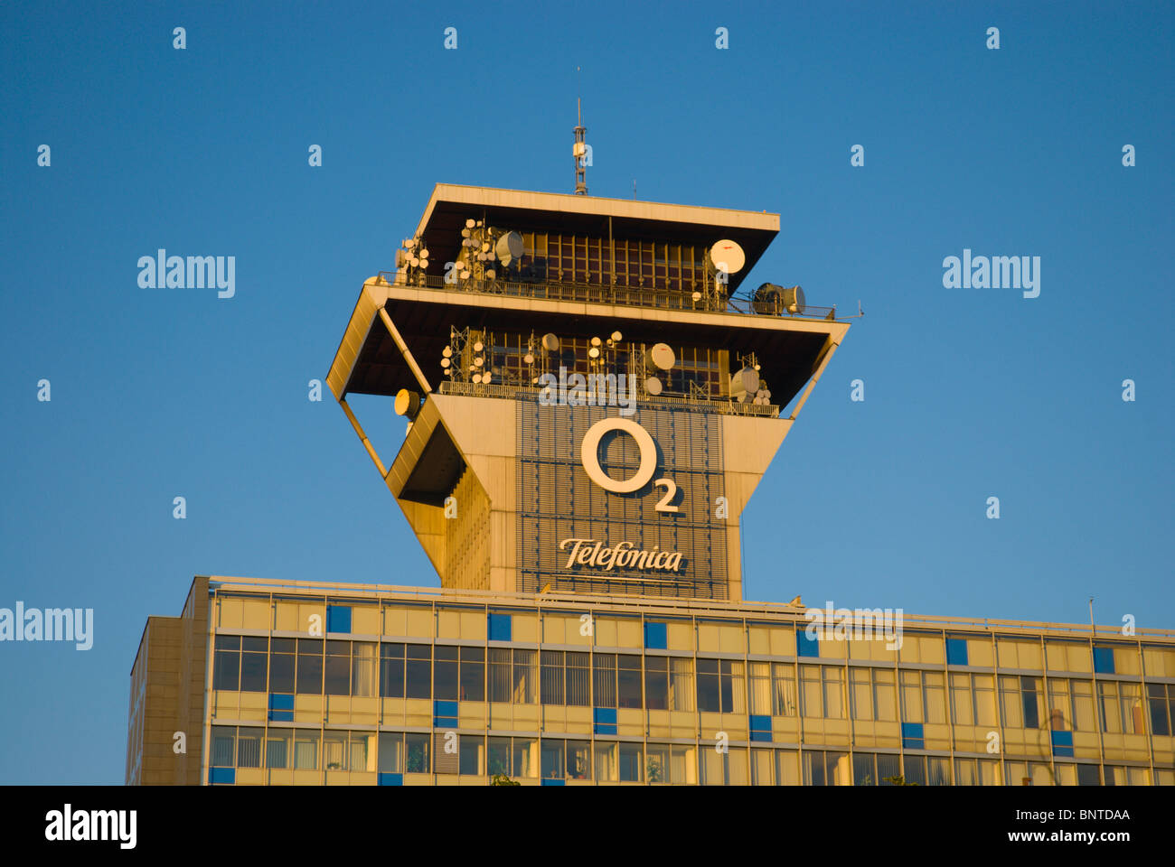 Companies house headquarter hi-res stock photography and images - Alamy