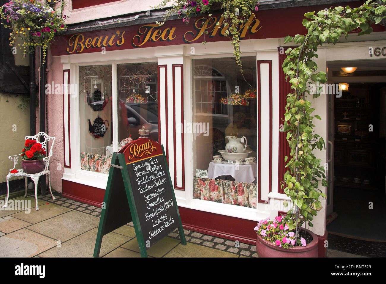 Beaus tea shop hi-res stock photography and images - Alamy