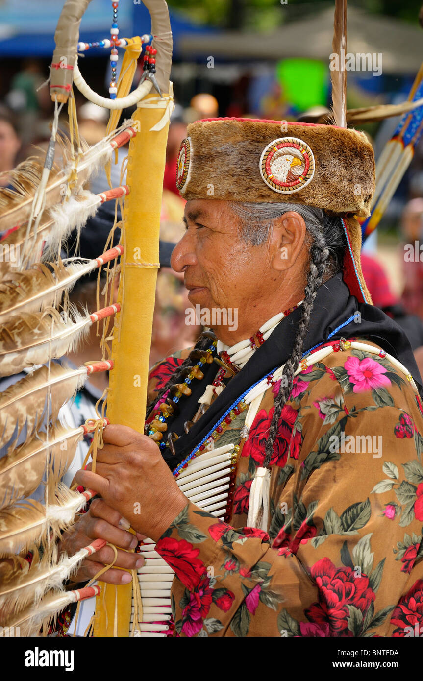 Native American Indian Chief Stock Photos & Native American Indian ...