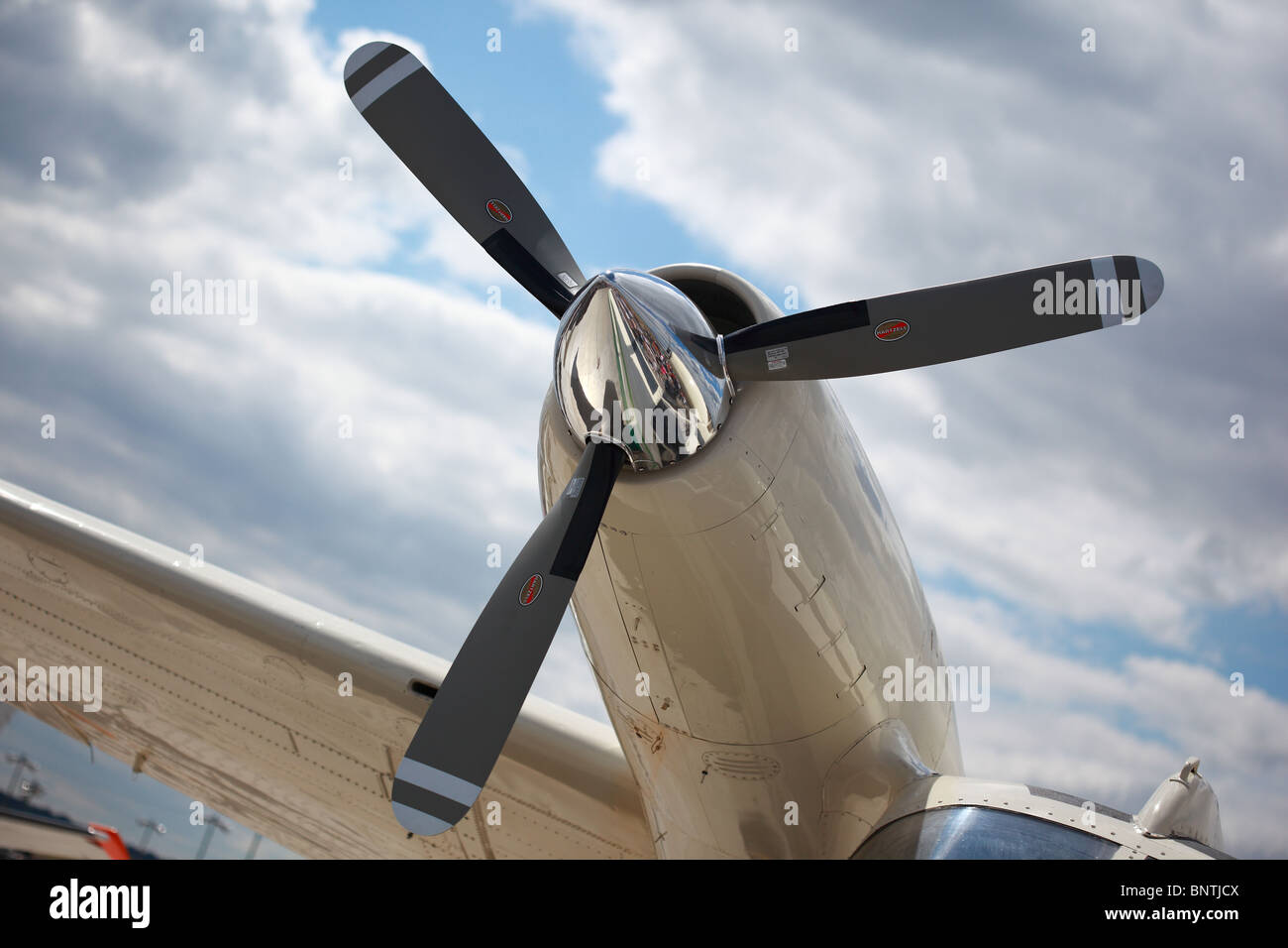 Airfoil shaped blade hi-res stock photography and images - Alamy