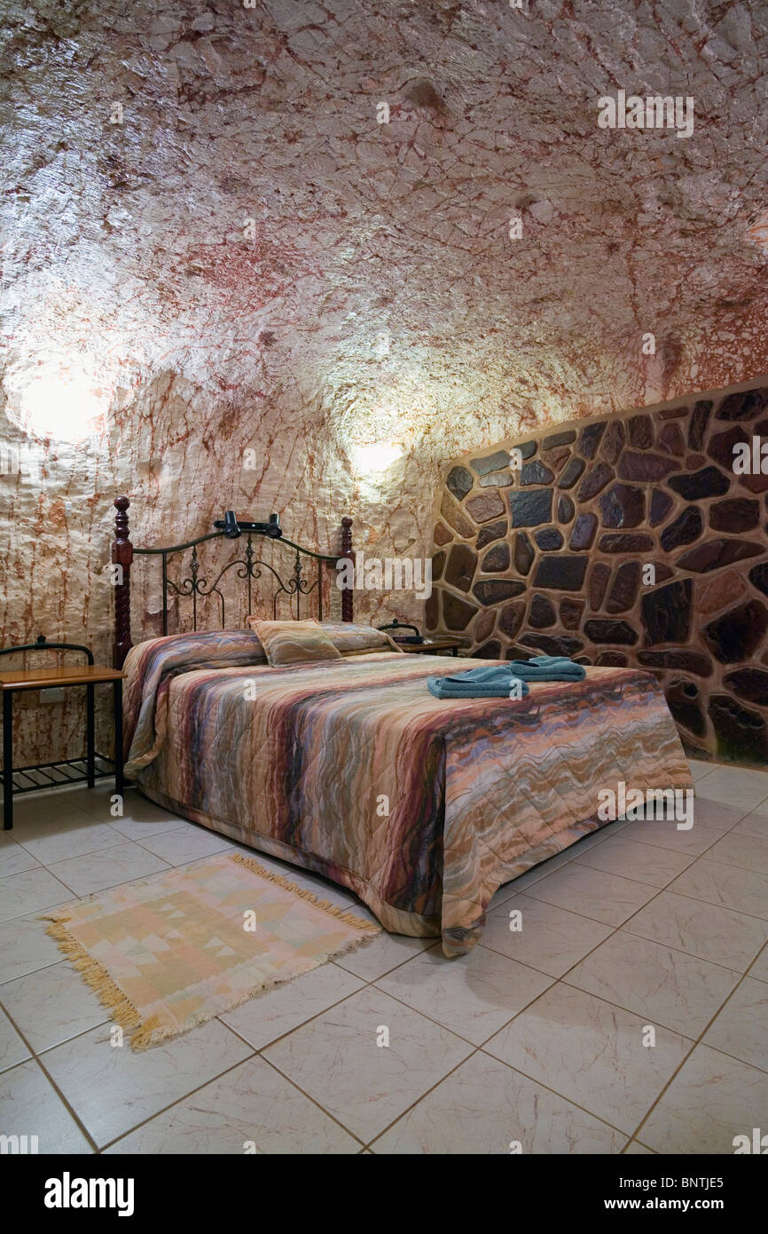 Coober pedy dugouts (australia) hi-res stock photography and images - Alamy