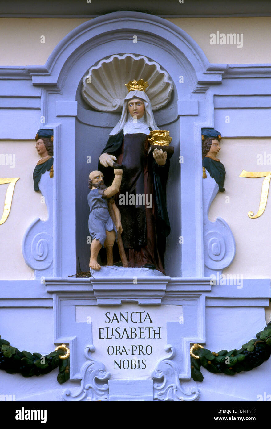 Saint statue beguinage hi-res stock photography and images - Alamy