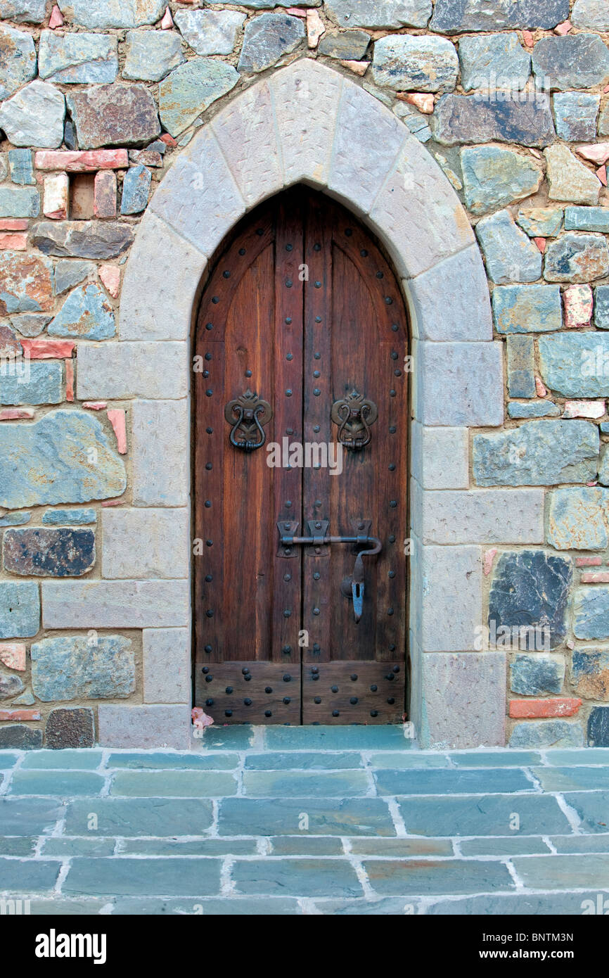 Door architecture hi-res stock photography and images - Alamy