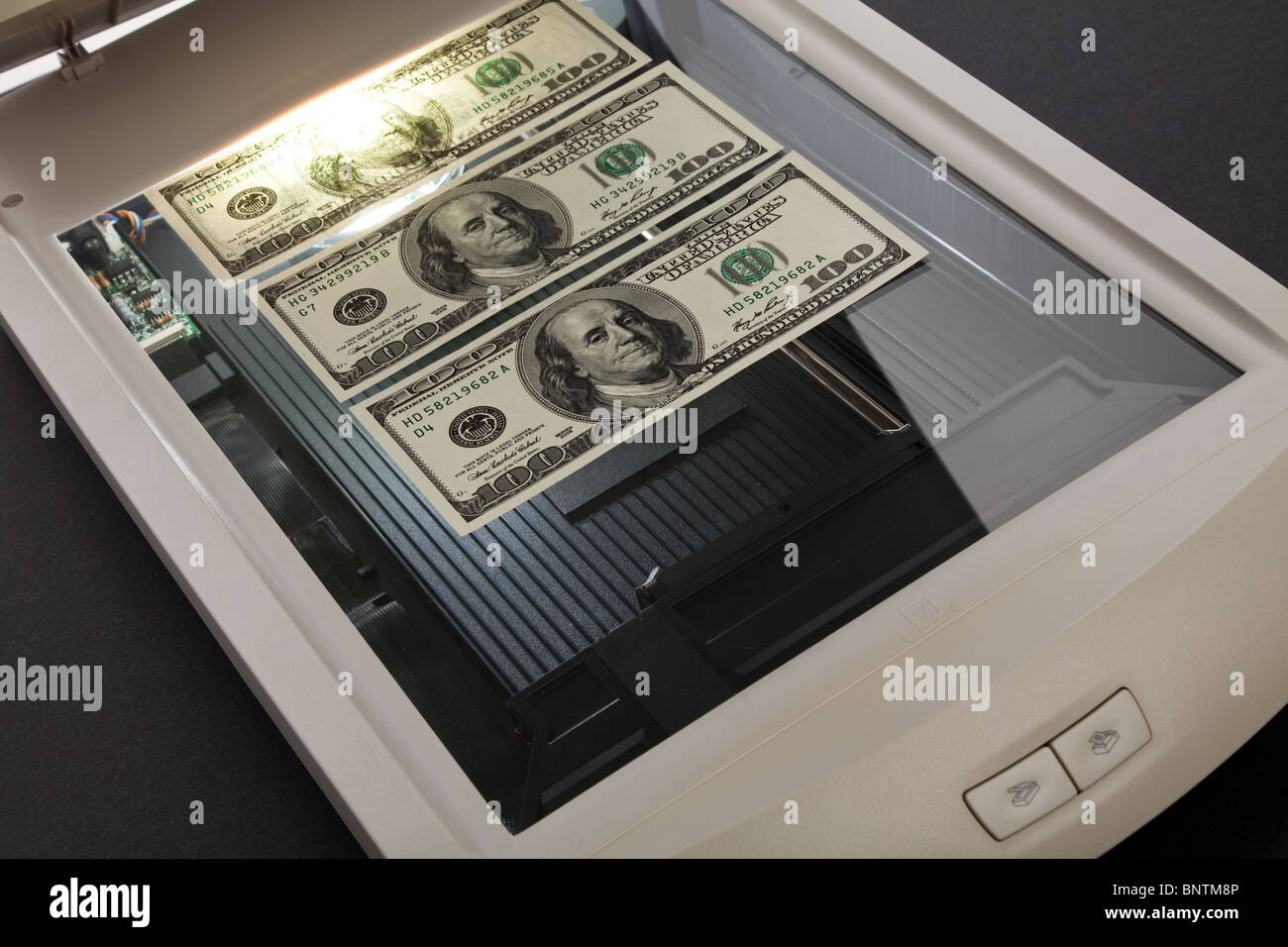 Scanner and dollar, business concept Stock Photo - Alamy