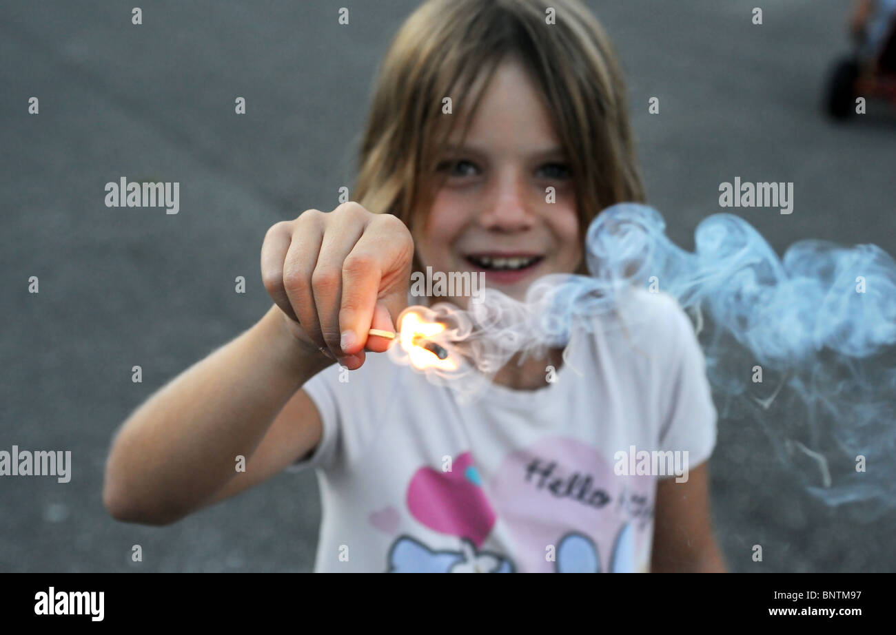 Matchstick girls hi-res stock photography and images - Alamy
