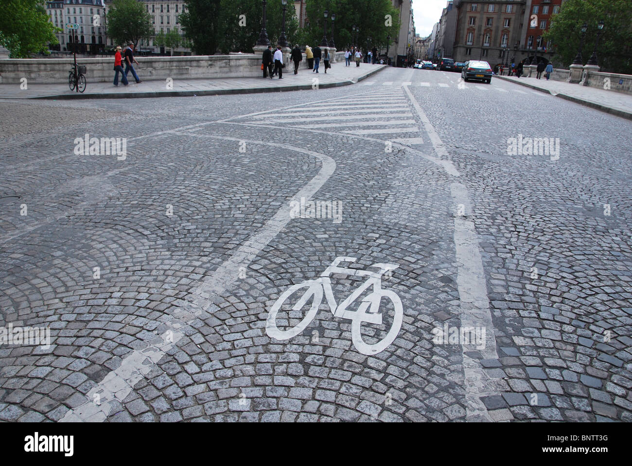 cycling track in Paris city center, France Stock Photo - Alamy