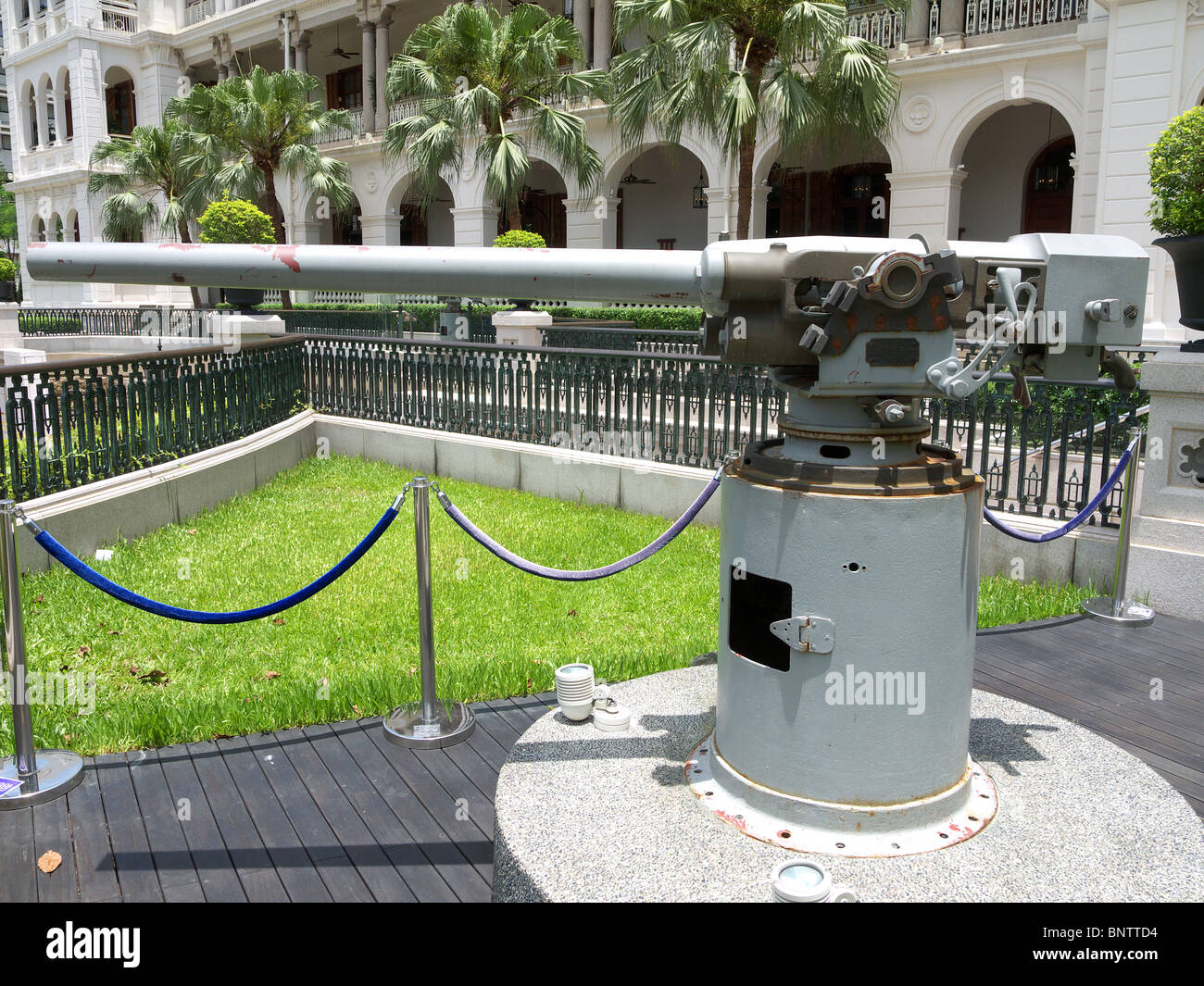 Naval cannon hi-res stock photography and images - Alamy