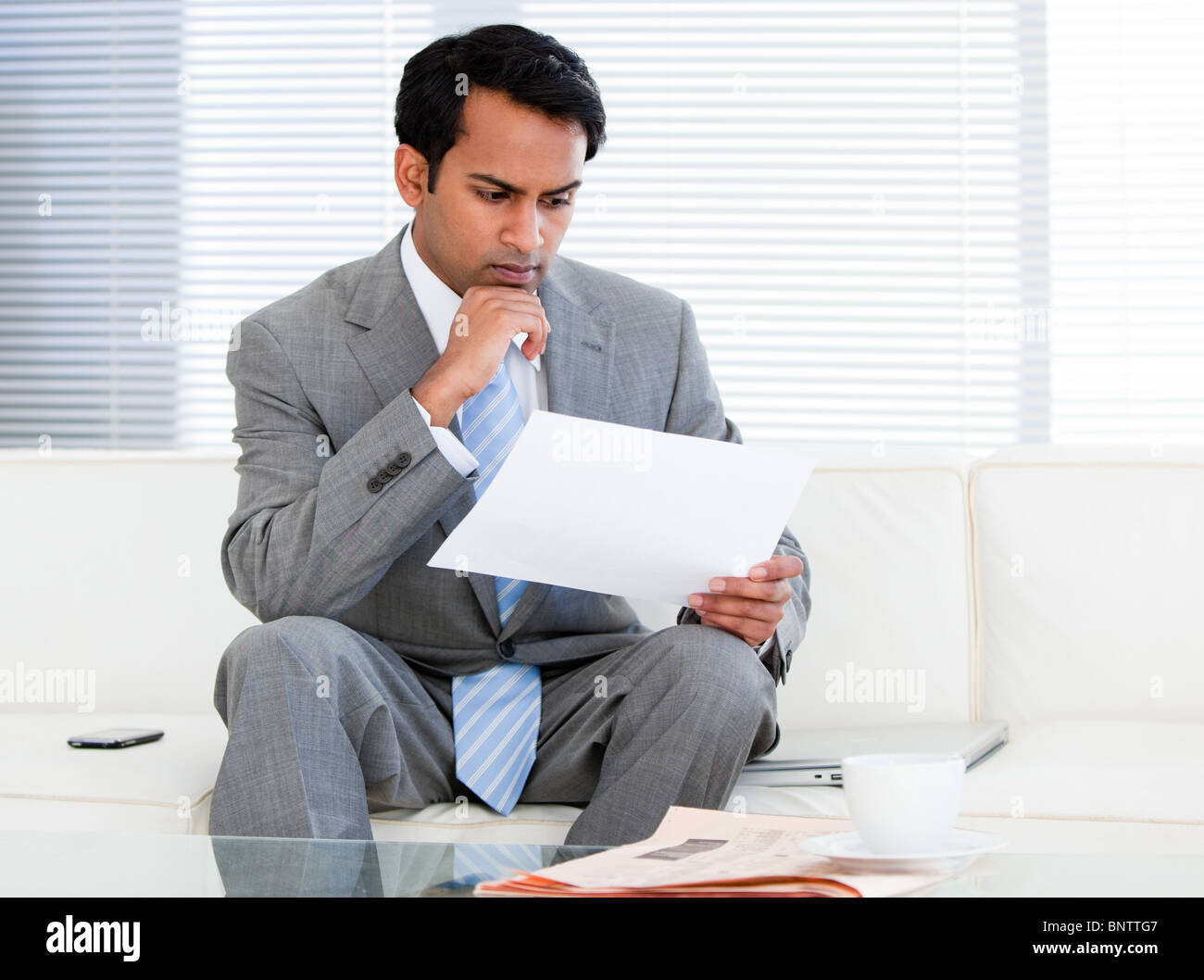 Reading a positive note hi-res stock photography and images - Alamy