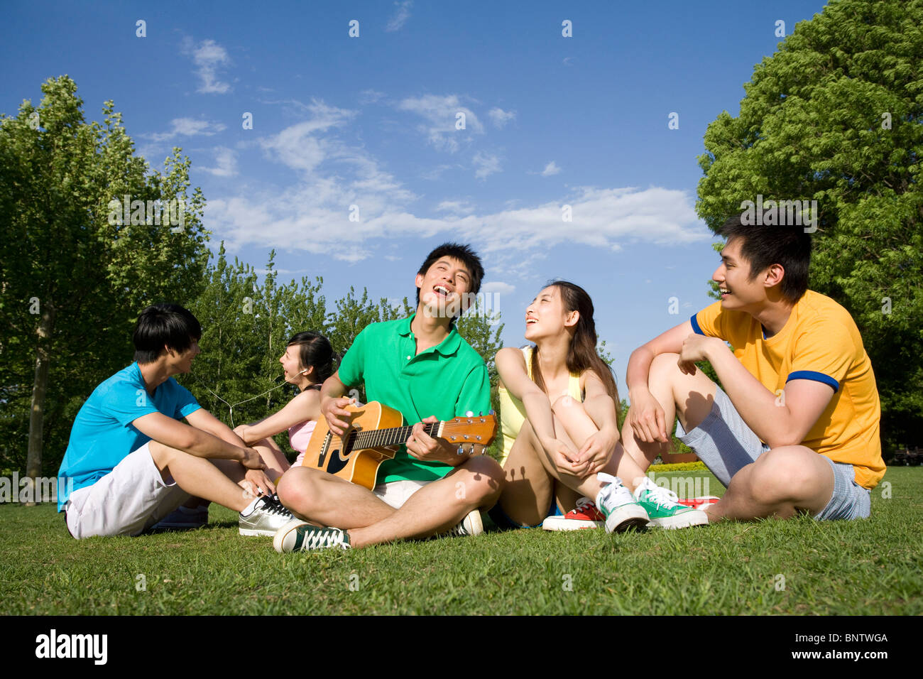 Singing park china beijing hi-res stock photography and images - Alamy