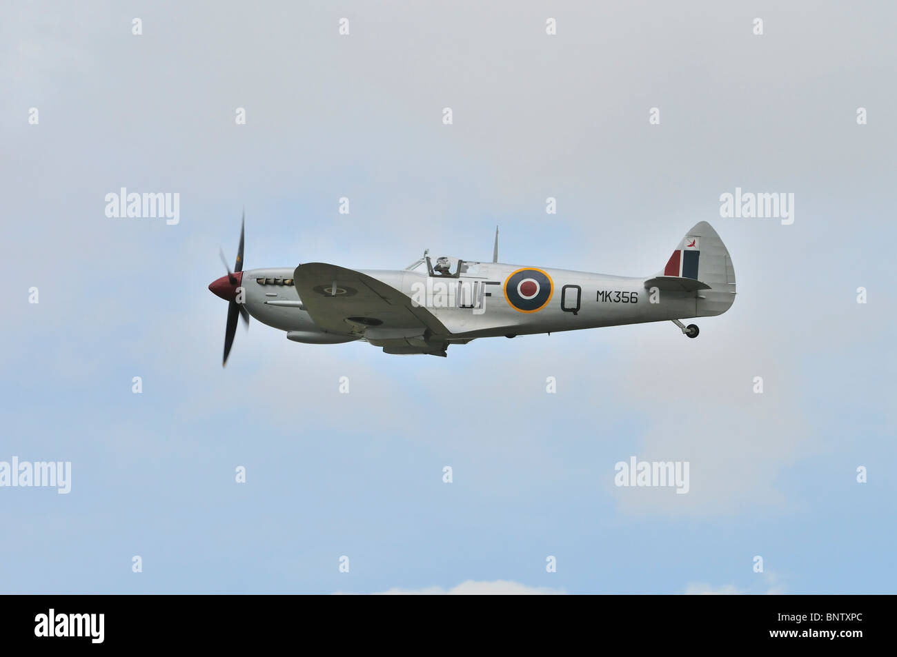 Supermarine Spitfire - WW2 warplane Stock Photo - Alamy
