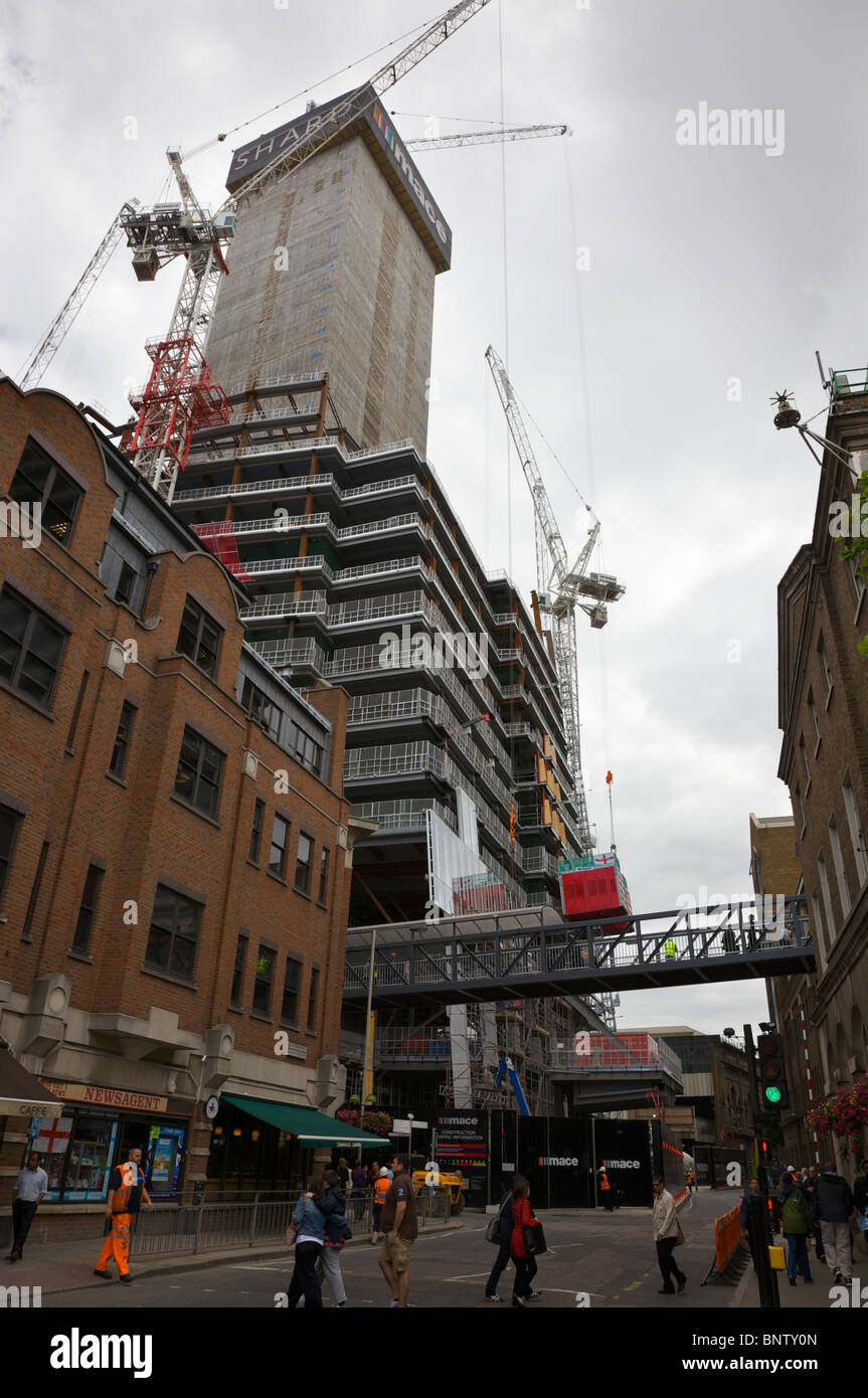 The construction of the shard building at London Bridge, uk Stock Photo ...