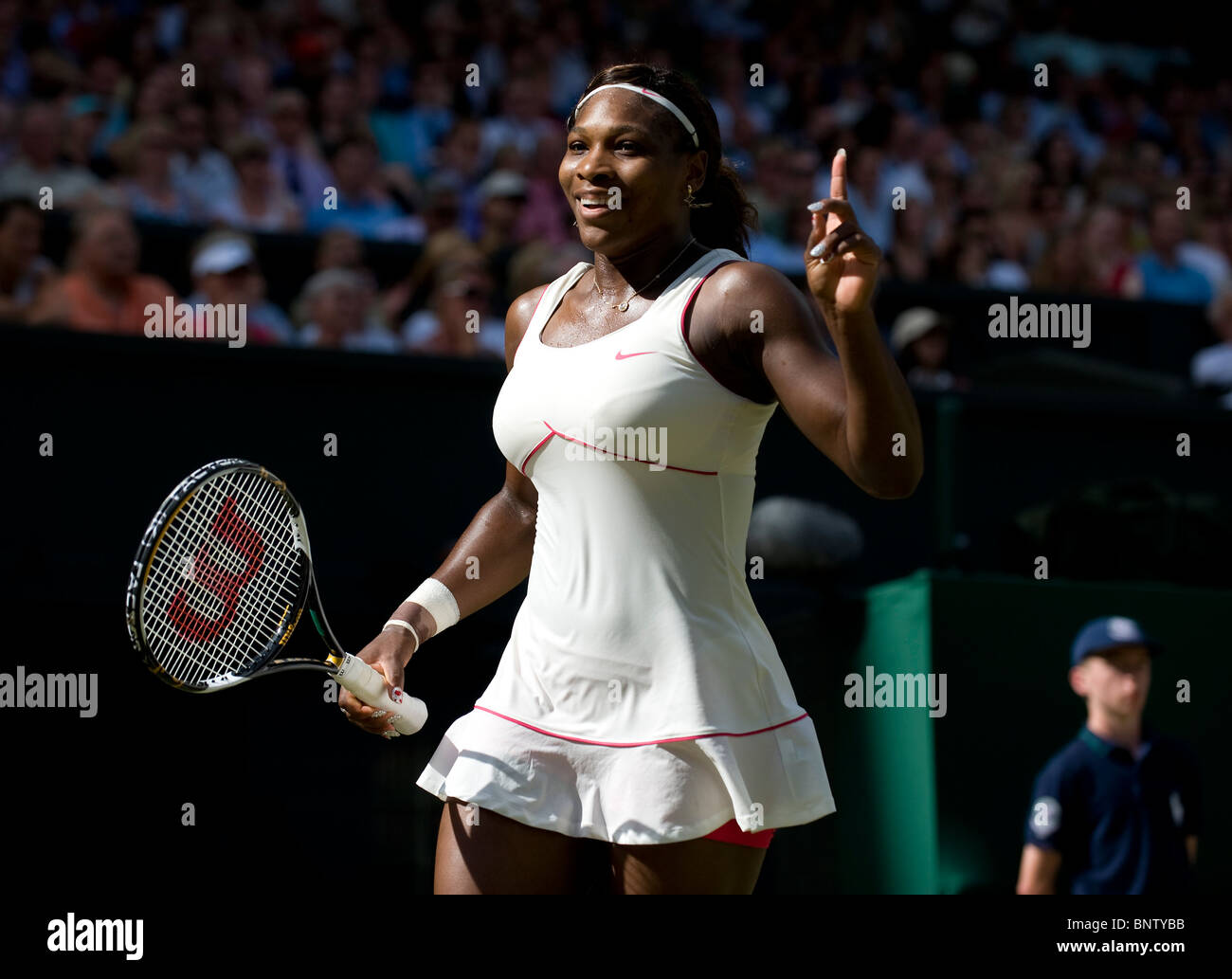 Serena williams volley hi-res stock photography and images - Alamy
