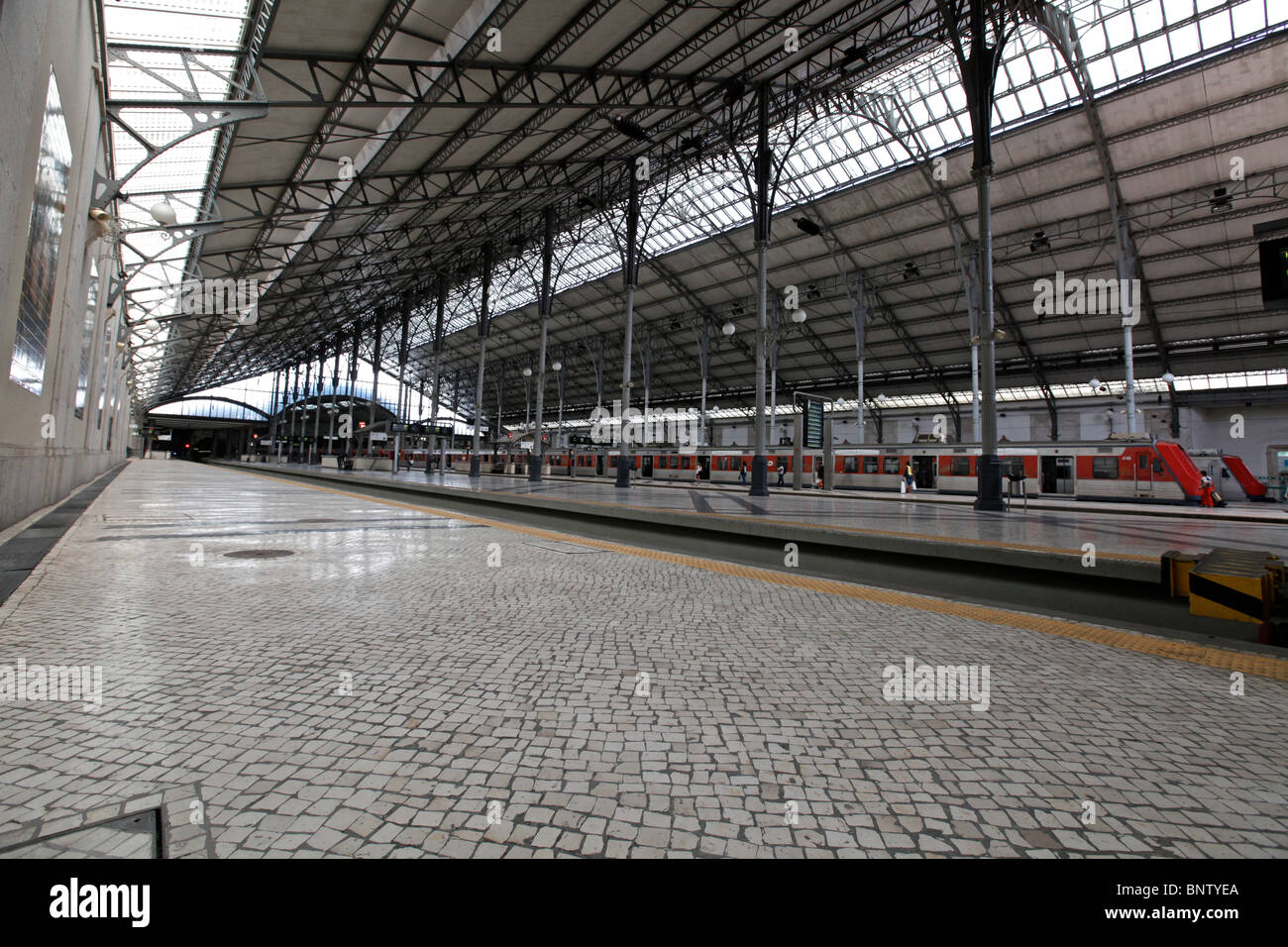 Inside Lisbon Rossio railway terminal Stock Photo - Alamy