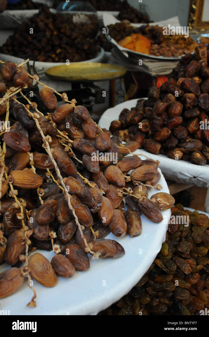 SPICES AND FRUIT IN MOROCCO Stock Photo - Alamy