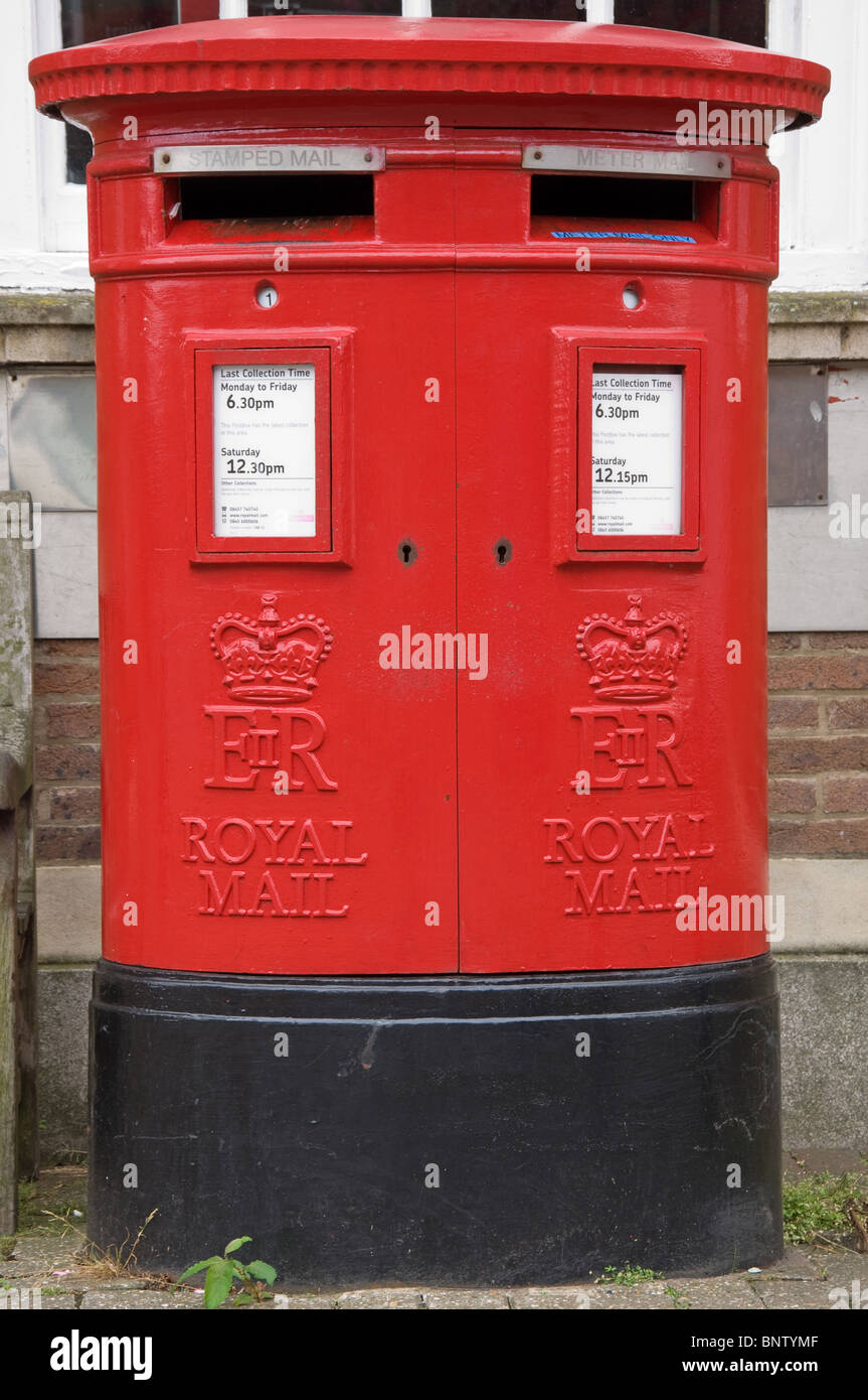 Double post box hi-res stock photography and images - Alamy