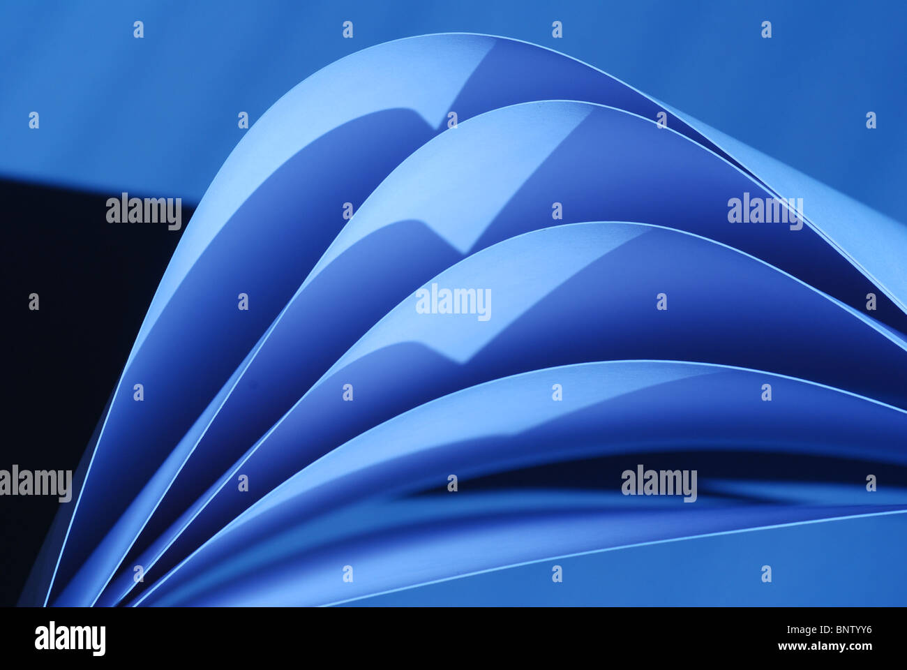 Curved shapes hi-res stock photography and images - Alamy