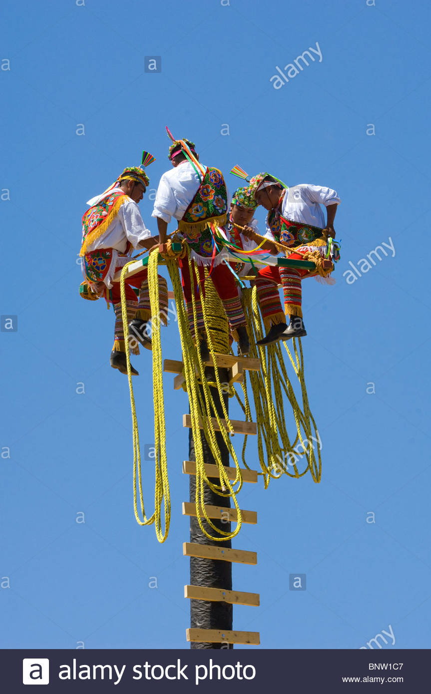 Voladores Papantla Stock Photos & Voladores Papantla Stock Images - Alamy