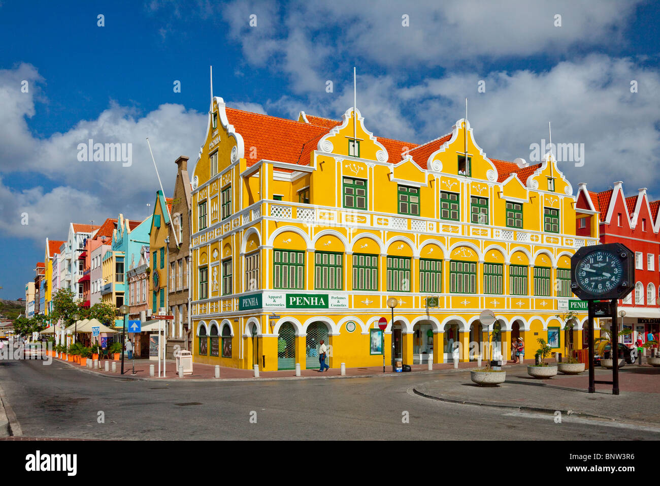 Dutch colonial architecture in Willemstad, Curacao, Netherlands ...