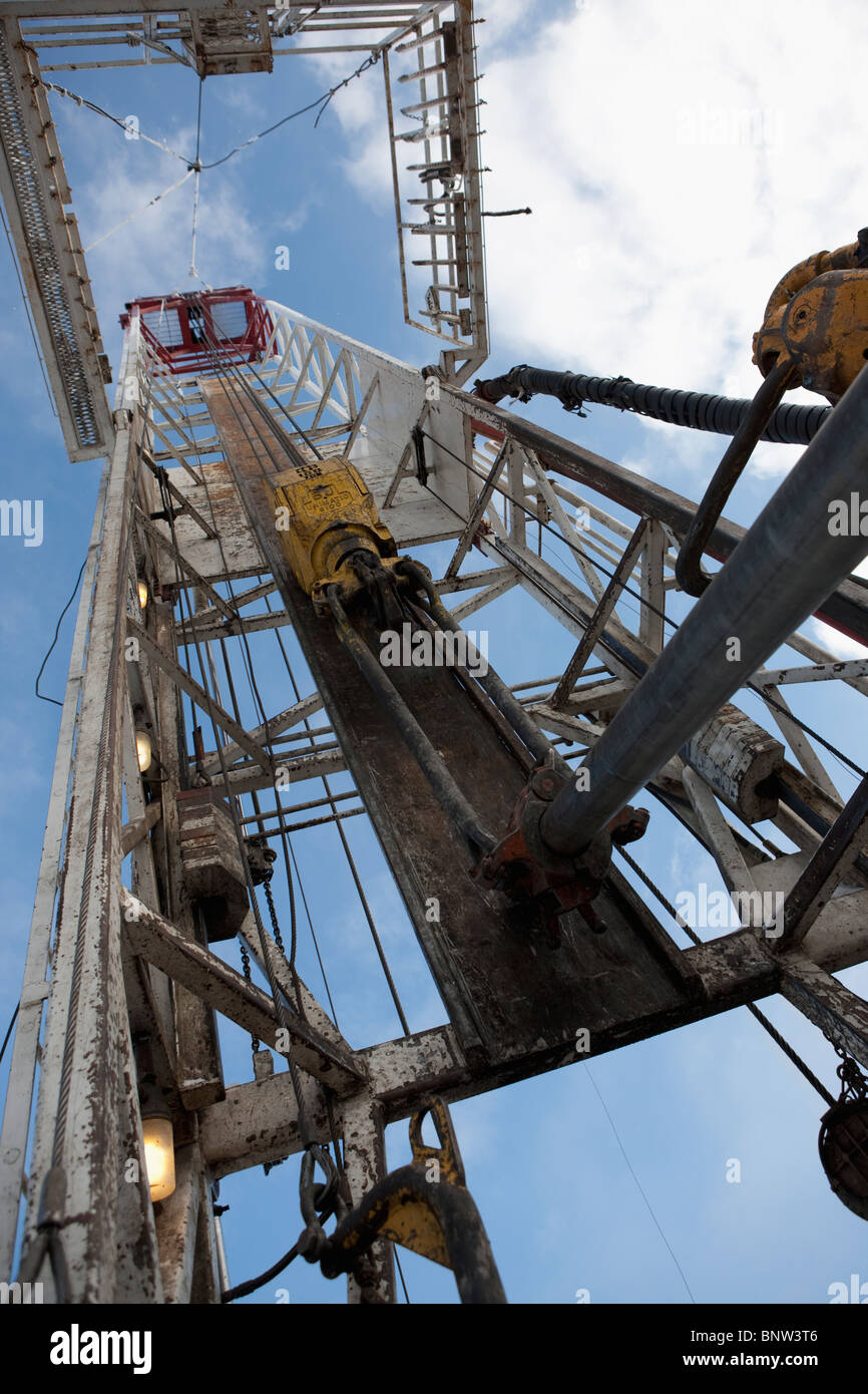 Oil drilling rig Stock Photo - Alamy