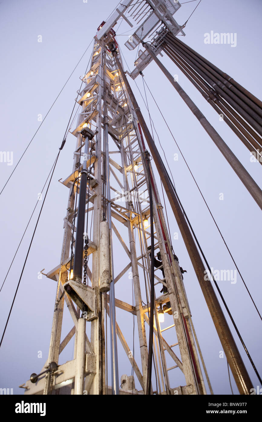 Oil drilling rig Stock Photo - Alamy