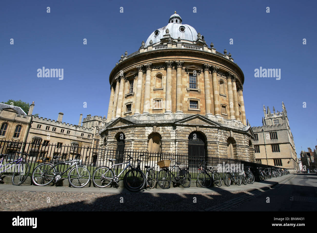 Radcliffe camera square hi-res stock photography and images - Alamy