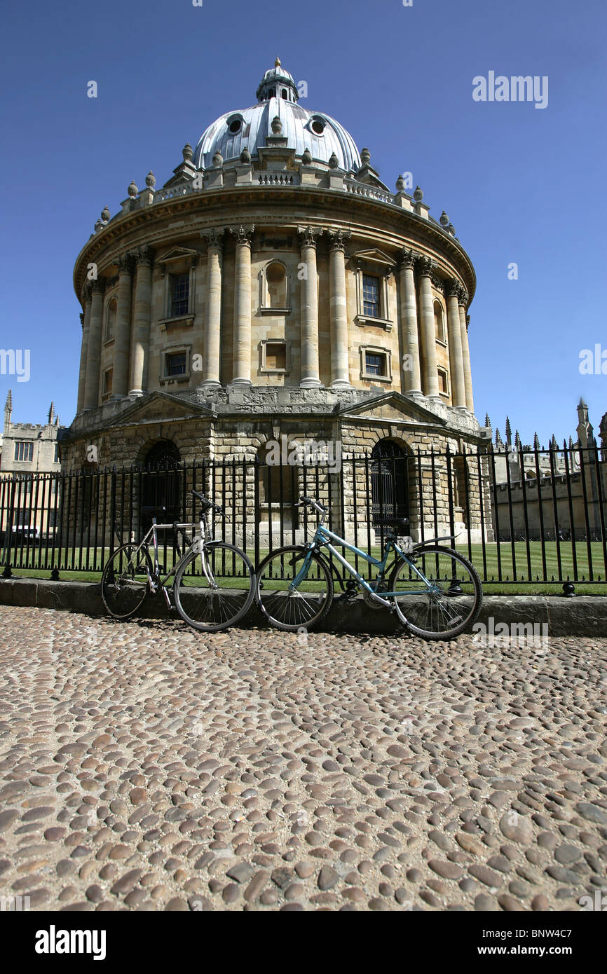 The Radcliffe Camera, Radcliffe Square, Oxford Stock Photo - Alamy