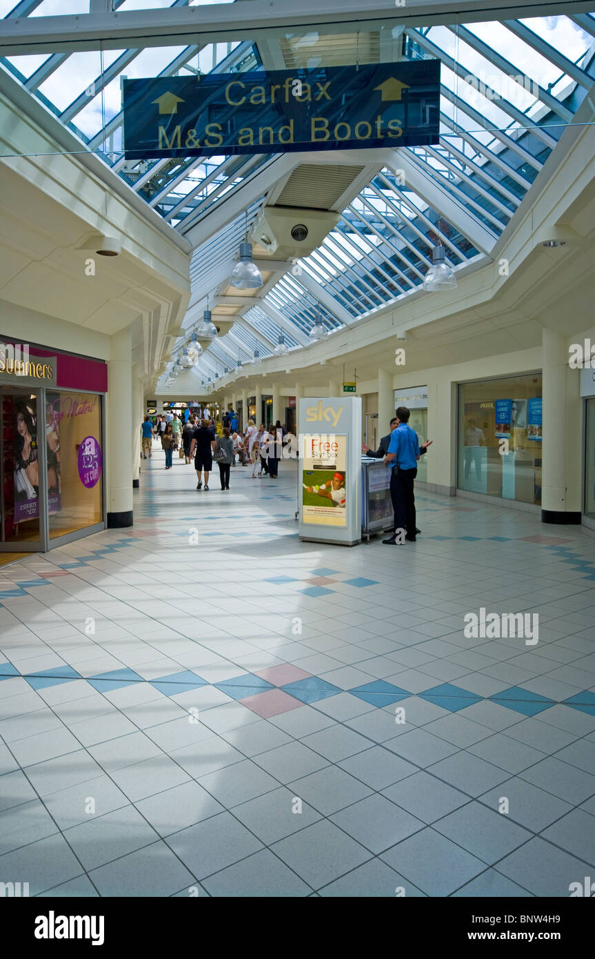 Swan shopping centre hi-res stock photography and images - Alamy