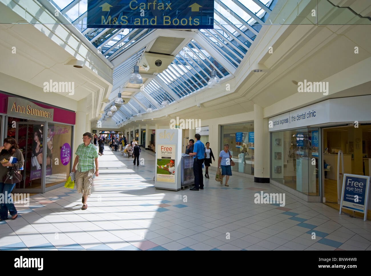 Swan shopping centre hi-res stock photography and images - Alamy