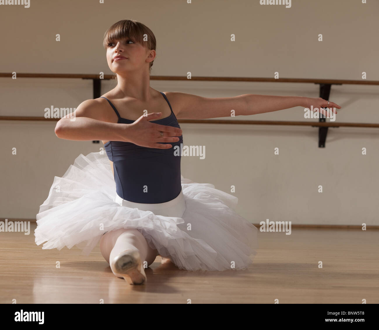 Teen ballet dancer stretching hi-res stock photography and images - Alamy