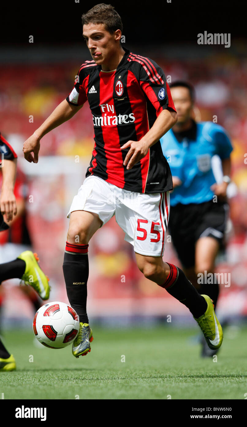 Simone verdi ac milan emirates hi-res stock photography and images - Alamy