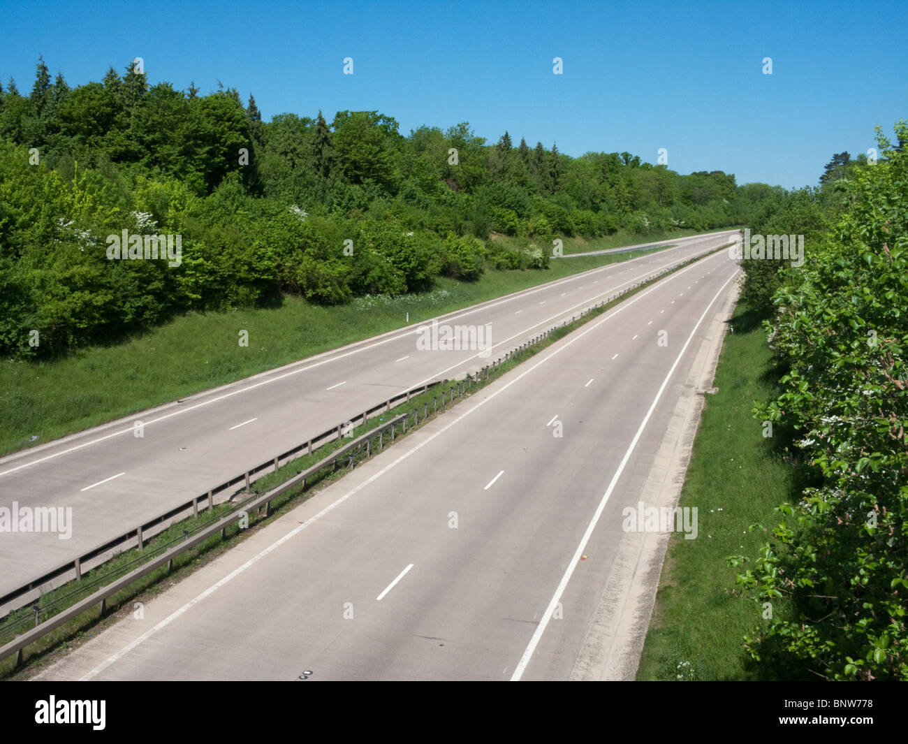 The A419 dualcarriageway in the Cotswolds, Gloucestershire, UK Stock ...