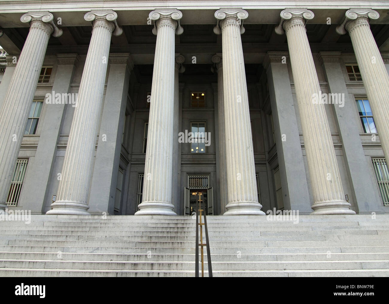 The u.s. treasury building hi-res stock photography and images - Alamy
