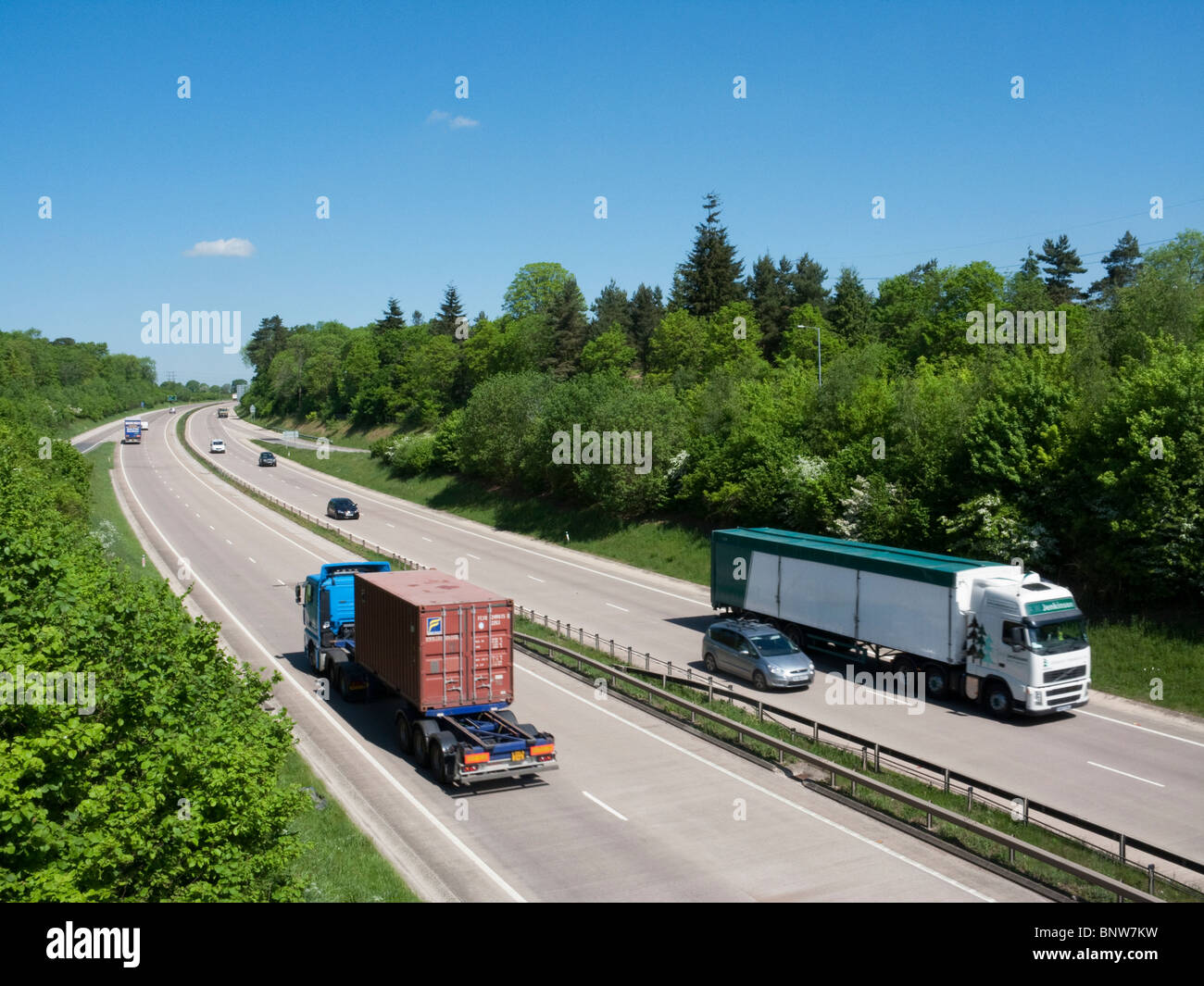 The A419 dualcarriageway in the Cotswolds, Gloucestershire, UK Stock ...