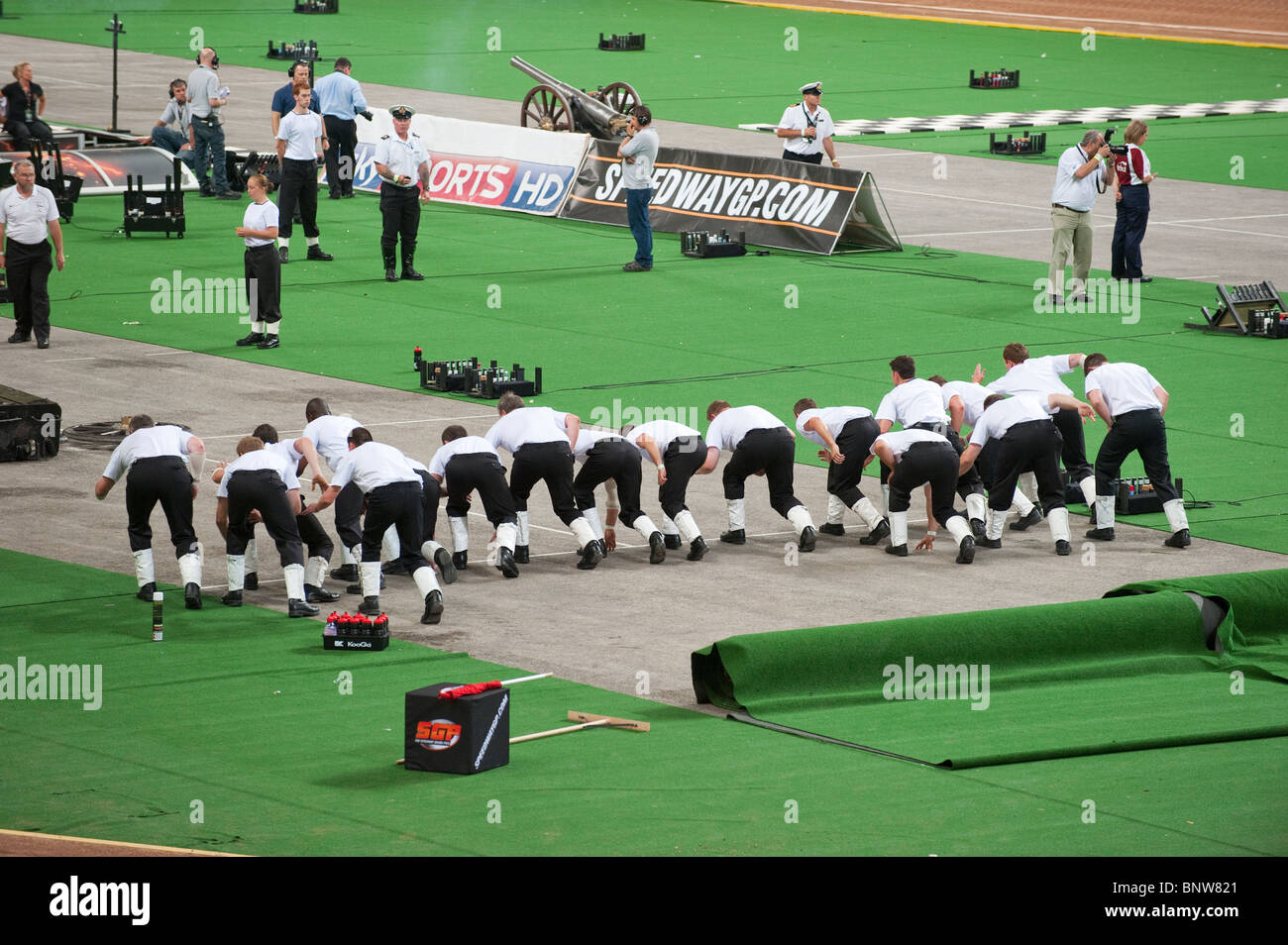 Royal navy field gun display hi-res stock photography and images - Alamy