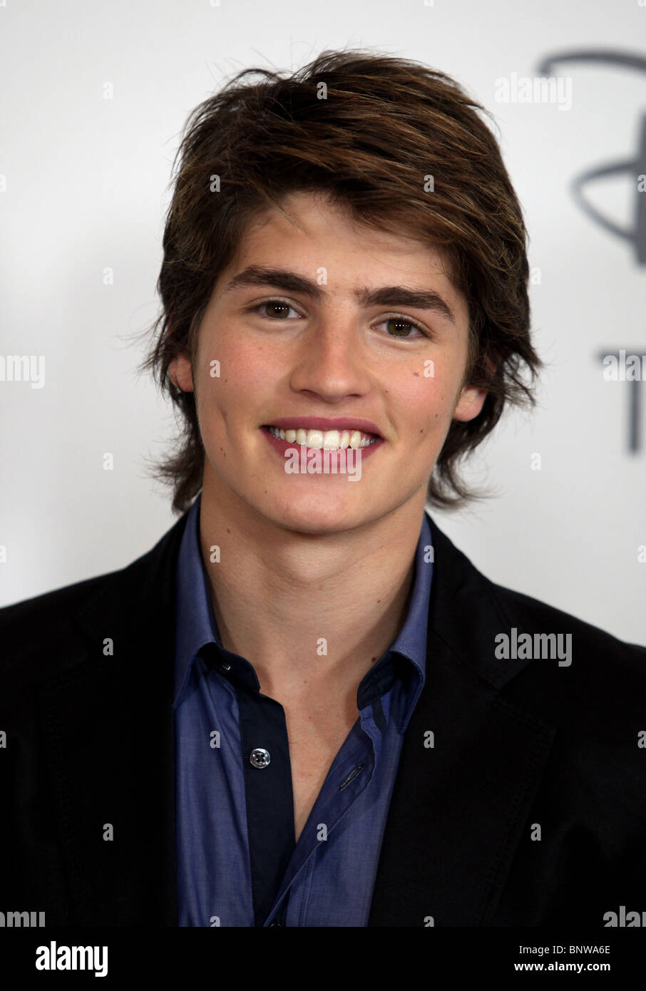Gregg Sulkin And Sophie Turner