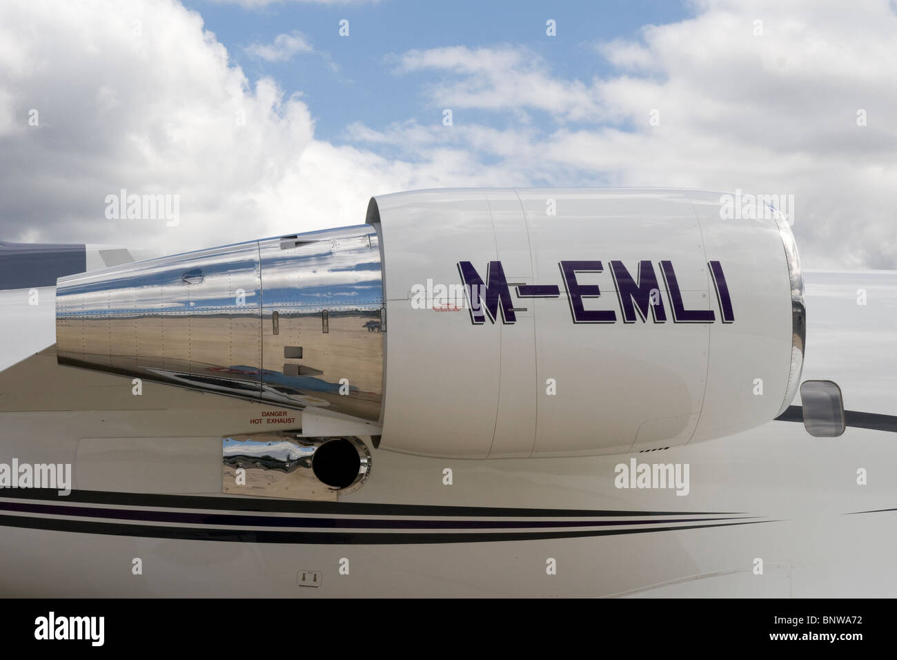 Engine cowling hi-res stock photography and images - Alamy