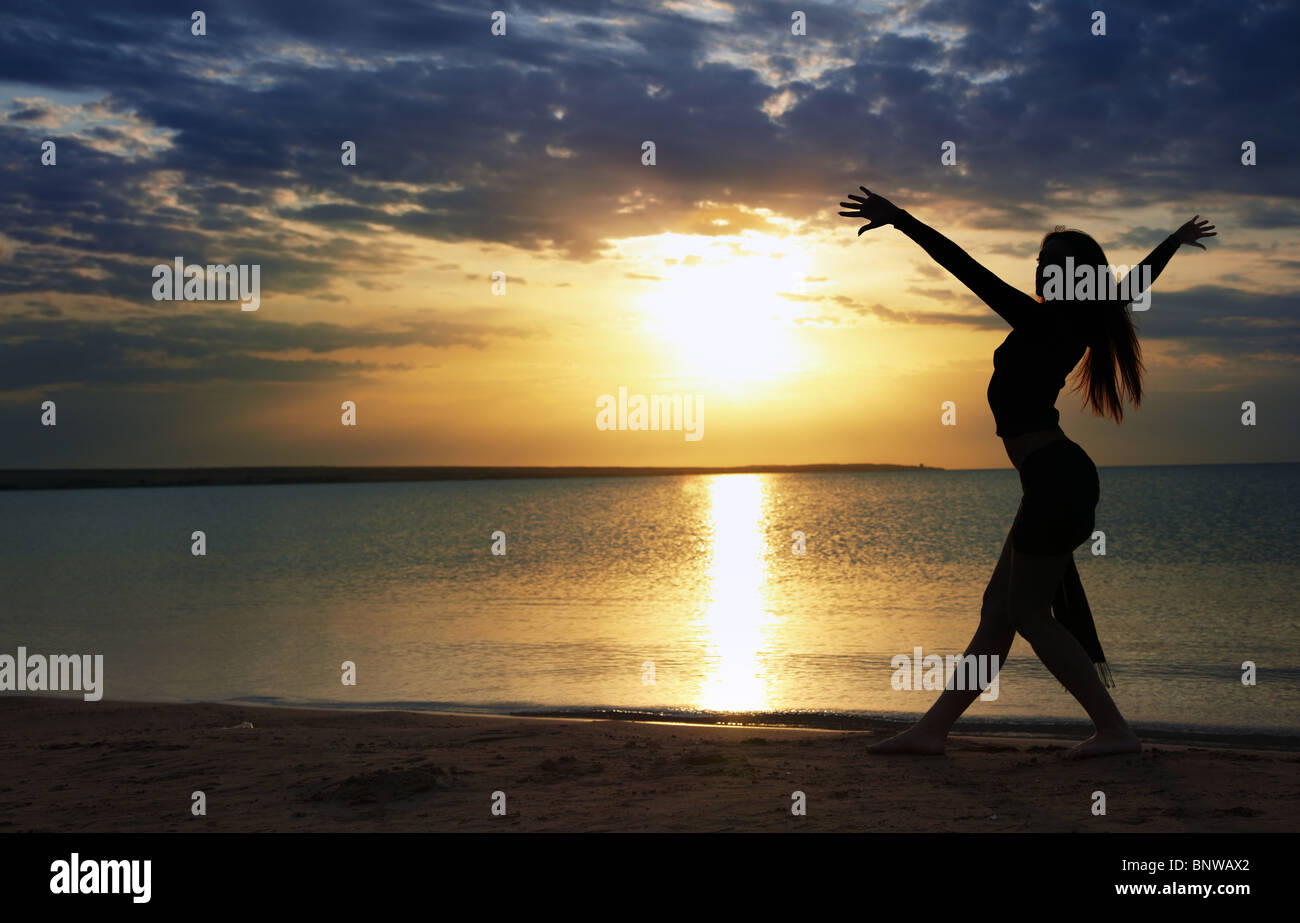 Water horizon sunset hi-res stock photography and images - Alamy